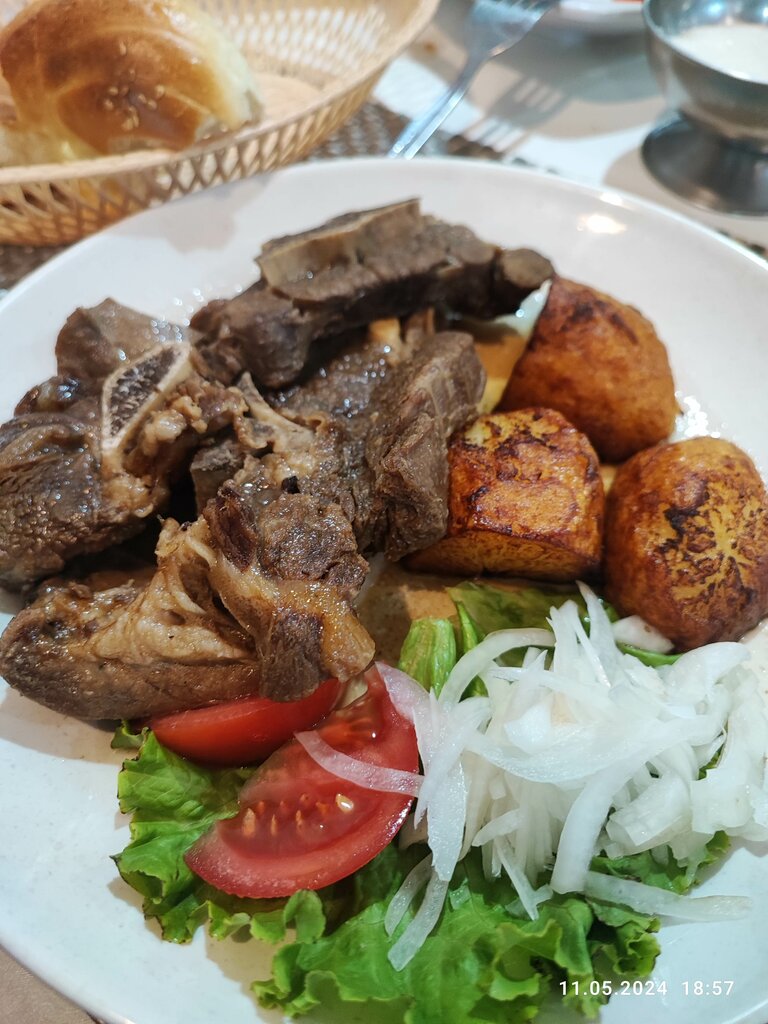 Kafe Rayskiy sad, Türkistan eyaleti, foto