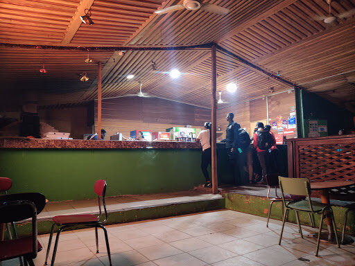 Bar Birthday Bar N Grill, Akra, foto