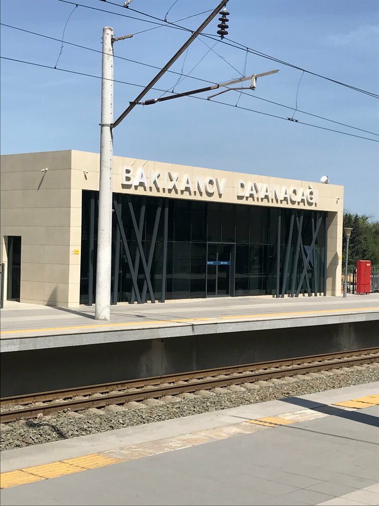 Tren istasyonu Bakıhanov İstasyonu, Bakü, foto