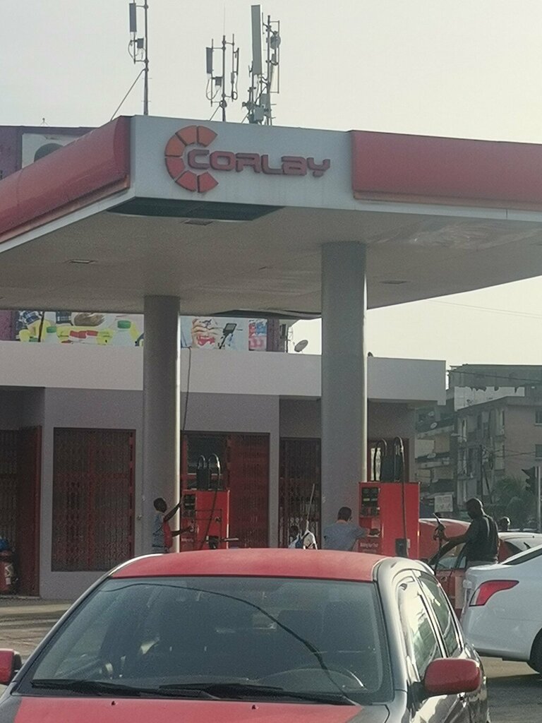 Benzin istasyonu Corlay, Abican, foto
