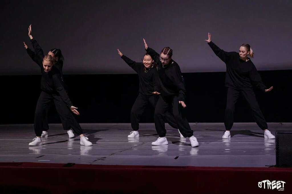 Dans okulları Jacktop, Krasnoyarsk, foto