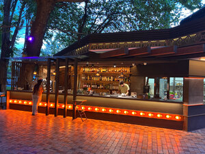 NewTone Park (Halabyan Street No:65/6, Yerevan), kafe  Erivan'dan