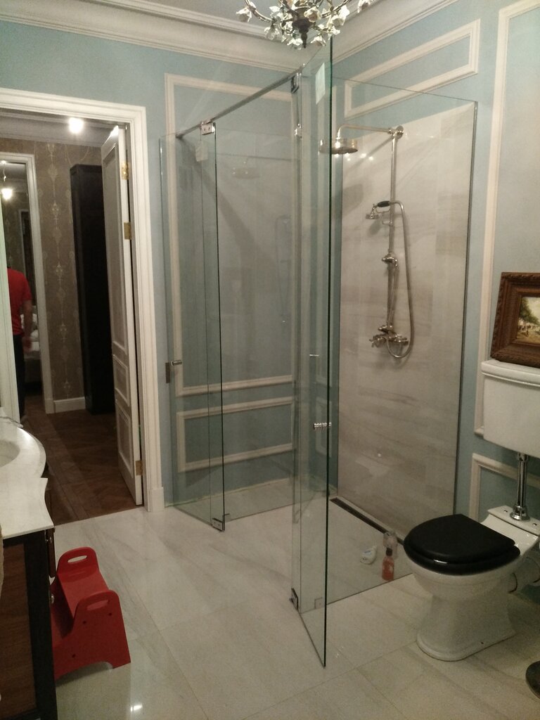 Cam ve cam ürün üreticisi Sergey Anokhin's Bureau of Glass Constructions, Saint‑Petersburg, foto