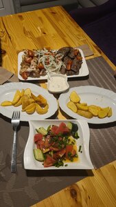 Шашлычный двор Диана (Stavropolskaya ulitsa No:2Г, Cherkessk), kafe  Cherkessk'ten