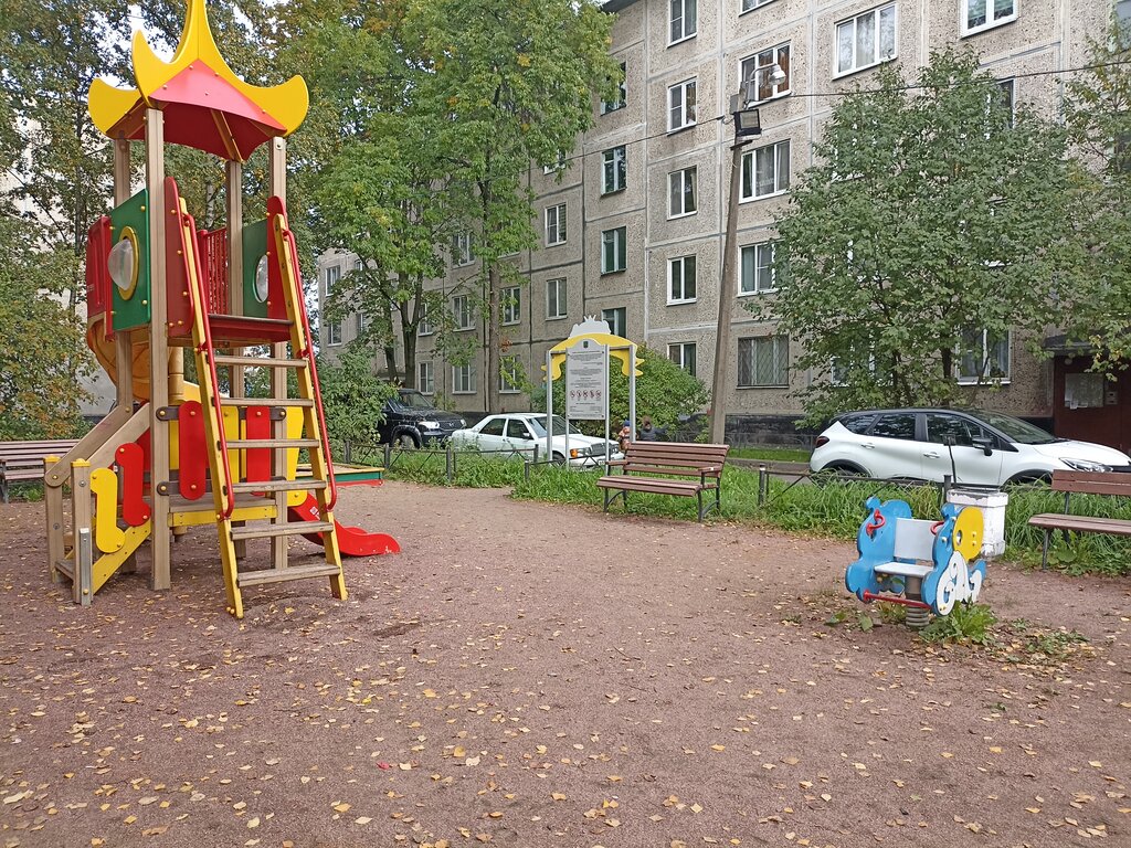 Oyun alanı Playground, Saint‑Petersburg, foto