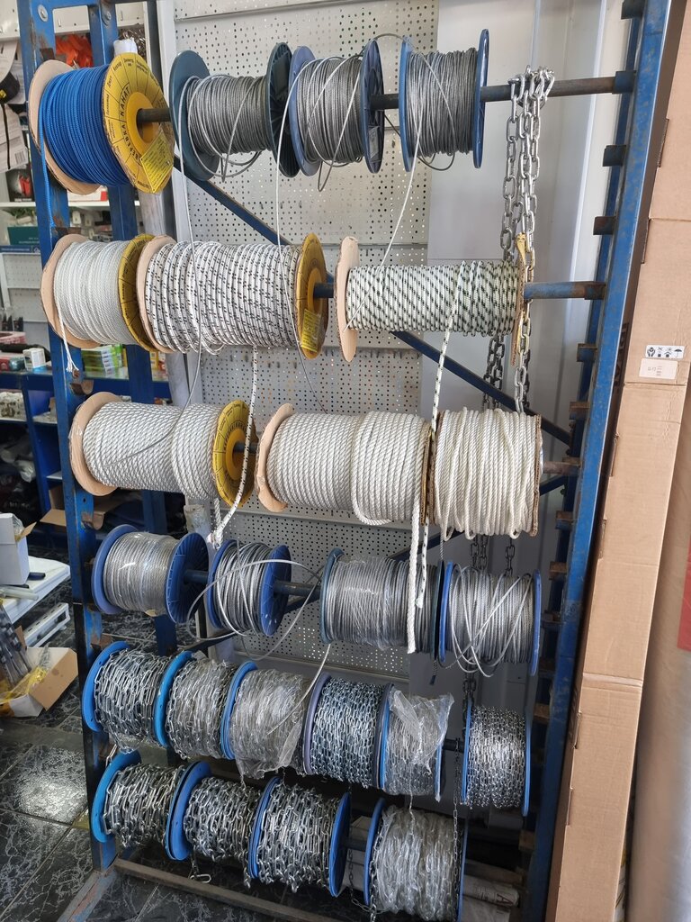 Yapı mağazası Building materials store, Rostovskaya oblastı, foto