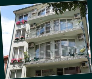 Nely Family Hotel (No:6, Pomorie), otel  Pomorye'den