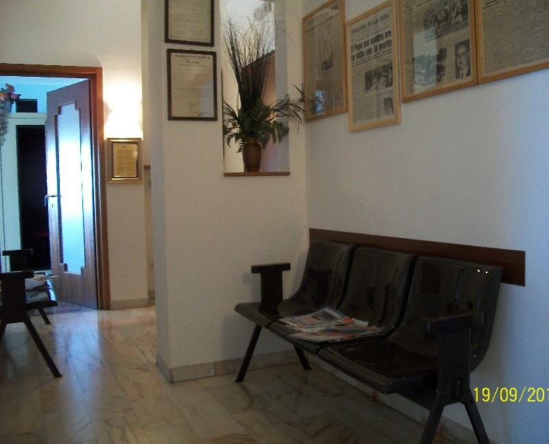 Poliklinikler Studio Medico Emilia 16, Lombardiya, foto