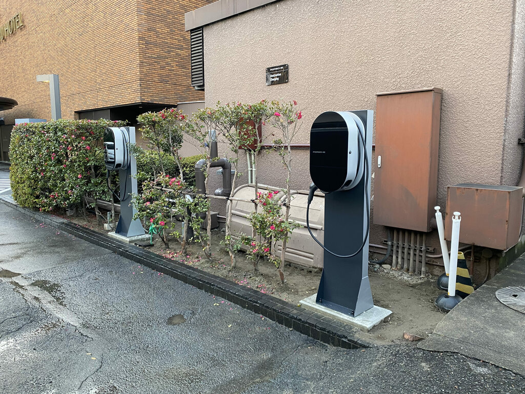 Otomobil satış galerileri ポルシェデスティネーションチャージングステーション, Kyoto, foto