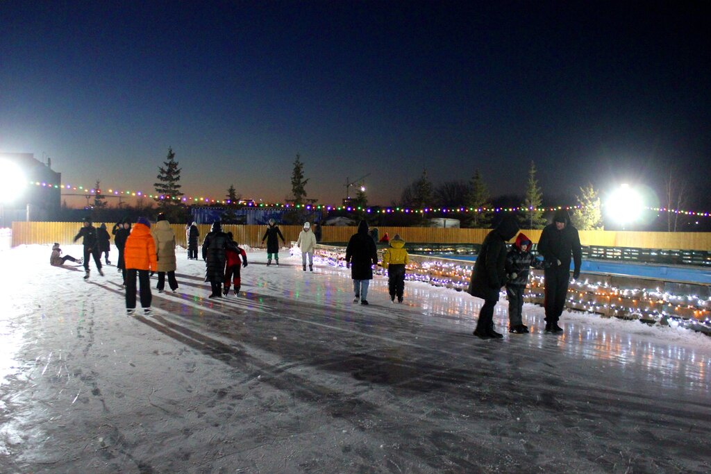 Buz pateni pistleri Ice rink, Omsk, foto