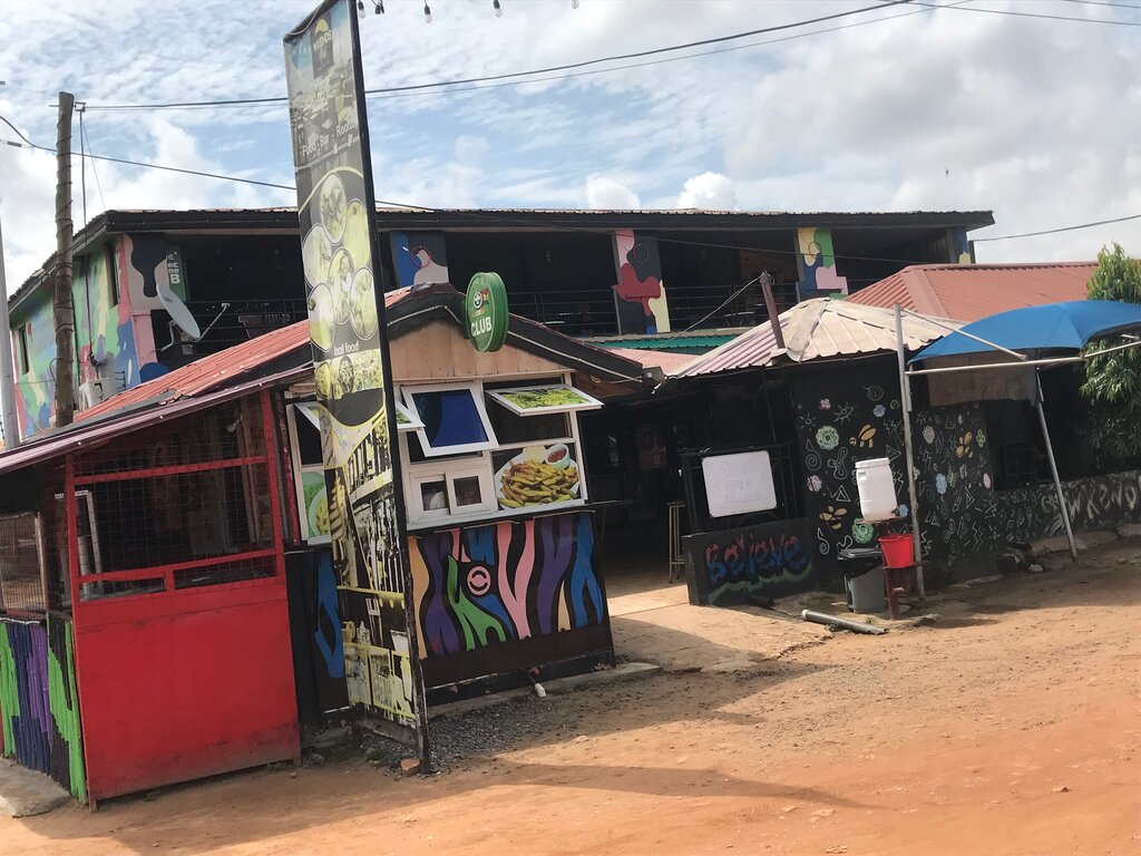 Bar Weekends Pub, Dünya, foto