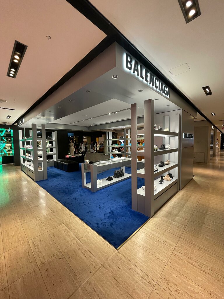 Giyim mağazası Balenciaga, Roma, foto