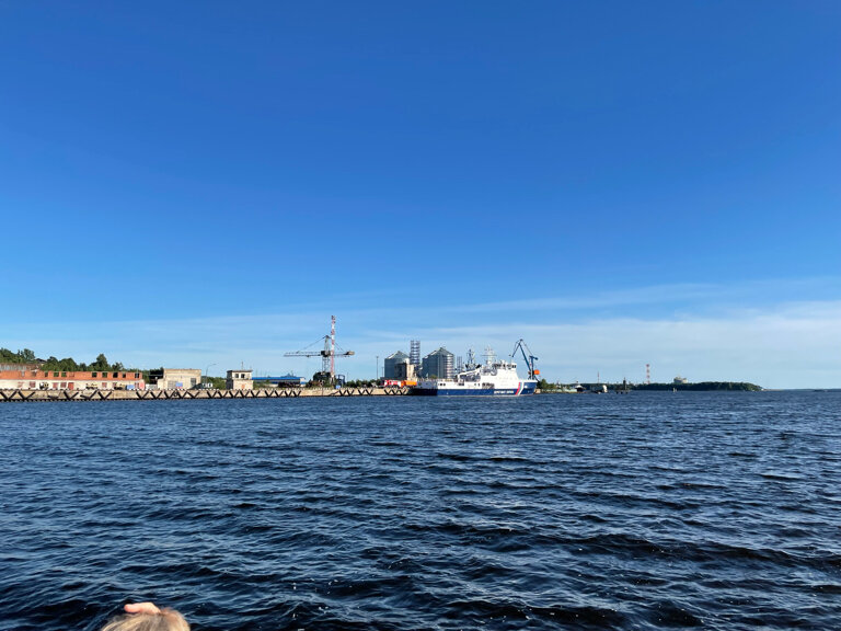 Deniz ve nehir iskeleleri Port of Vysotsk, Visotsk, foto