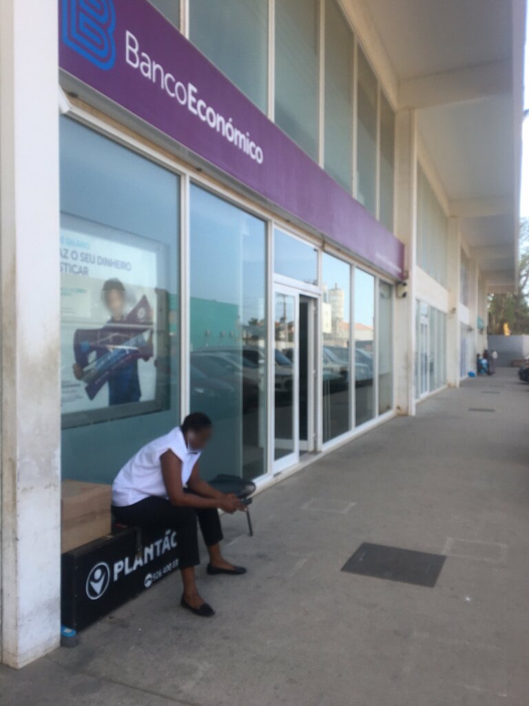 Banka Banco Económico, Loanda, foto
