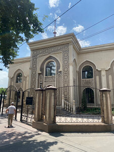 Abu Bakr Al-Siddiq (Dzerzhinsky Street No:142), cami  Bişkek'ten