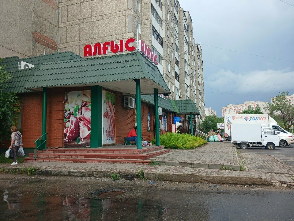 Su satışı Department of Alcoholic Beverages, Pavlodar, foto