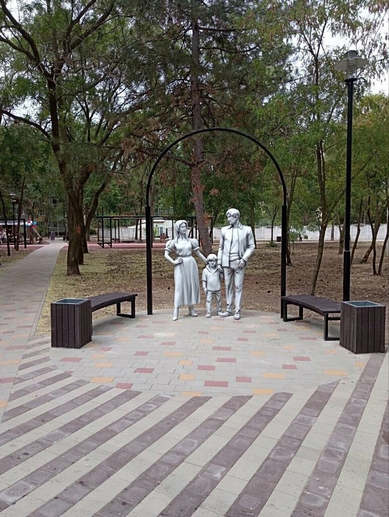Kültür ve eğlence parkları Сквер Малыш, Armiansk (Ermenibazar), foto