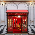 Christian Louboutin Milan Borgospesso (Via Borgospesso No:4), ayakkabı malzemeleri  Milano'dan