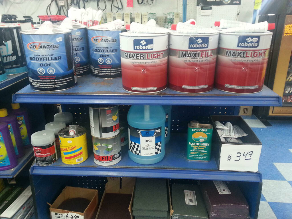 Oto aksesuarları Pt Automotive Paints & Parts, Detroit, foto