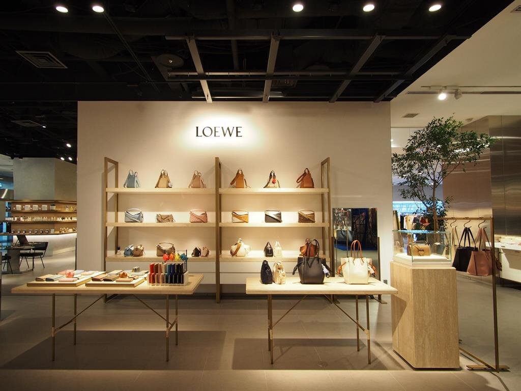 Giyim mağazası Loewe エストネーション六本木ヒルズ店, Tokyo, foto