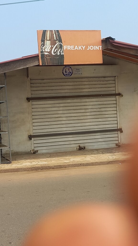 Süpermarket Freeky joint, Akra, foto