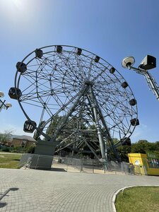 Колесо обозрения (Republic of Daghestan, Makhachkala, park kultury i otdykha imeni Leninskogo Komsomola), atraksiyon  Makhachkala'dan