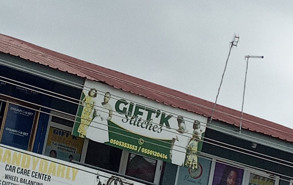 Dikiş ve örgü makinaları Gift K stitches, Akra, foto