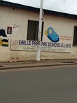 Emills pre school (Obadzen Street No:1), ortaokul  Akra'dan
