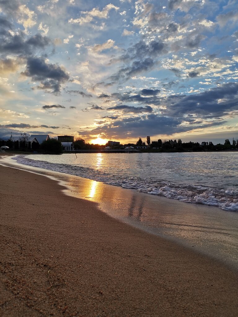 Plaj Beach, Cholpon‑Ata, foto
