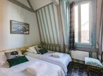 1001 Nuits Apparts (Normandie, Departement Calvados, Arrondissement de Lisieux, Honfleur, Place Hamelin, 24), otel  Honfleur'den