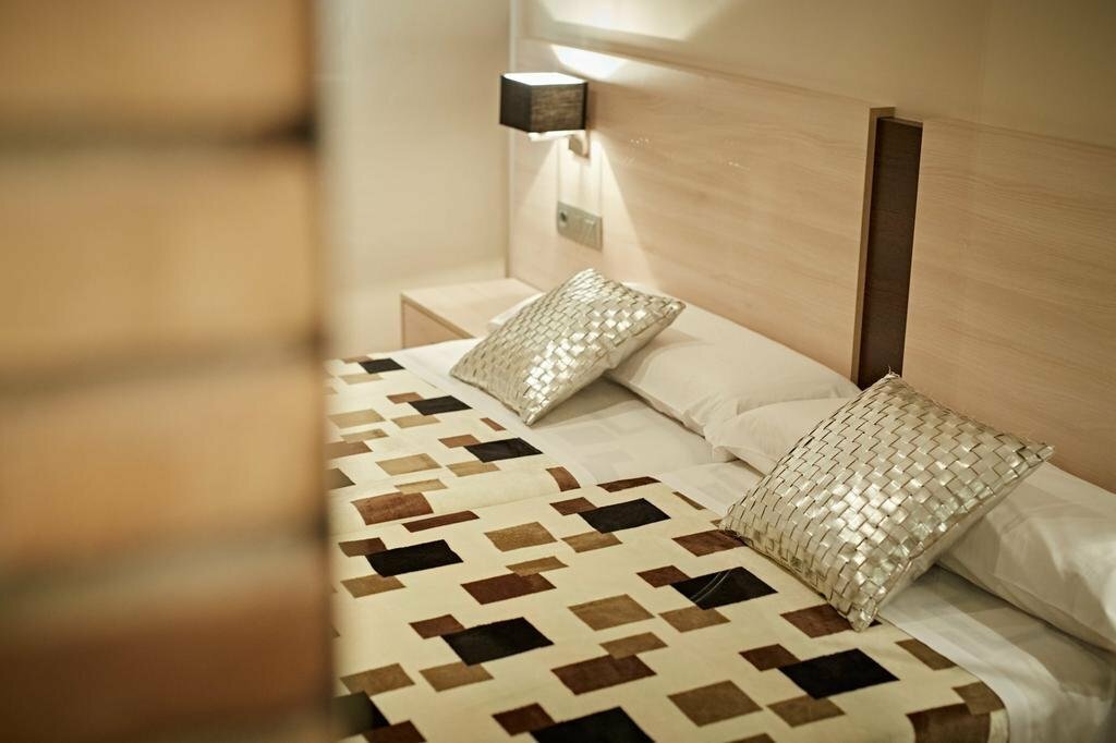 Otel Hostal Crisami, Katalonya, foto