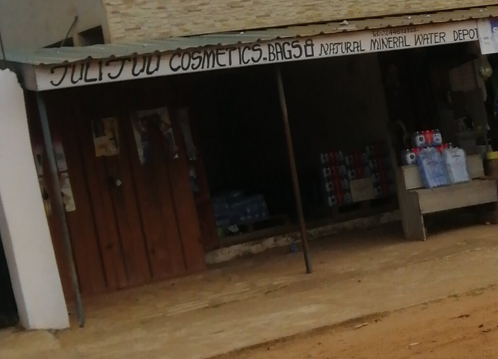 Kozmetik ve parfümeri mağazaları Julijuu Cosmetics, Bags and Natural Mineral Water Depot, Dünya, foto