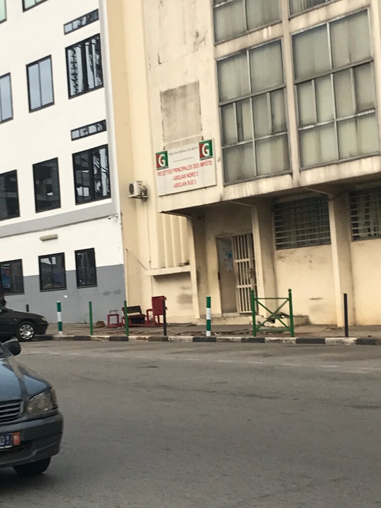 Devlet kurumları ve bakanlıklar Direction générale des impôts, Abican, foto