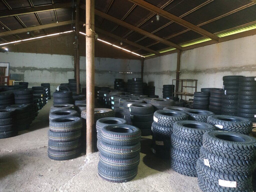 Jant ve lastikçiler Magazin-sklad Shiny i diski, Ufa, foto