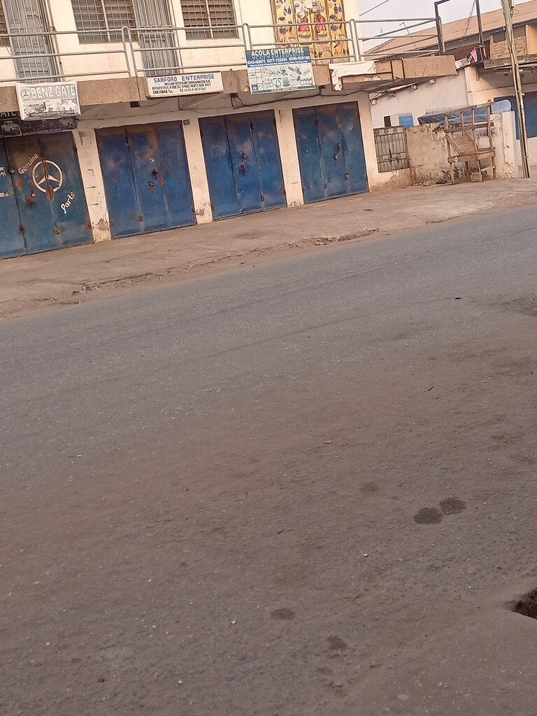 Otomobil yedek parçaları Acola Ent, Akra, foto