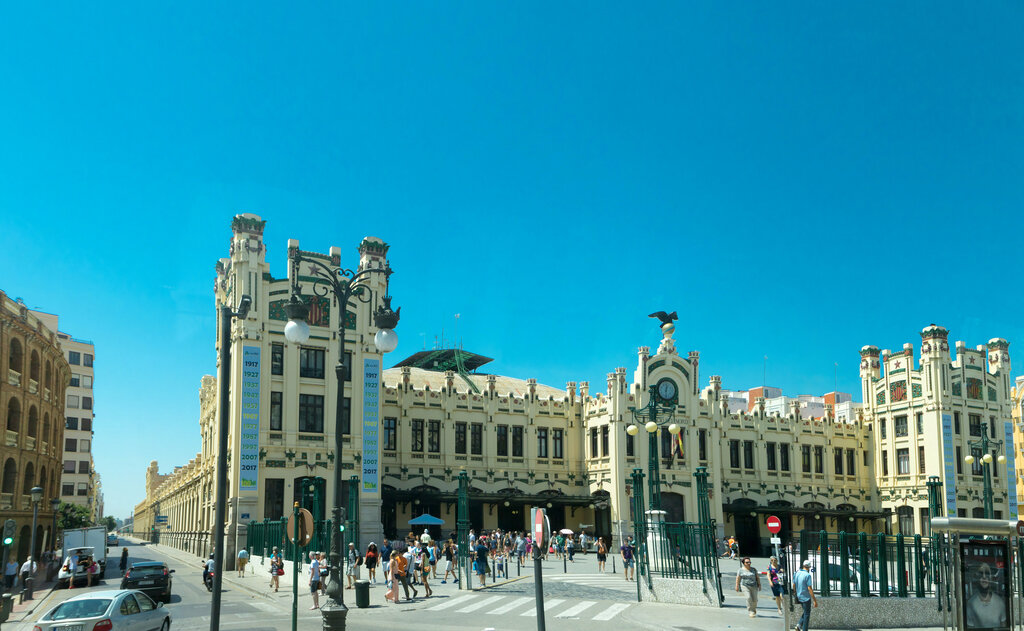 Tren istasyonu Valencia Estación del Norte, Valensiya, foto