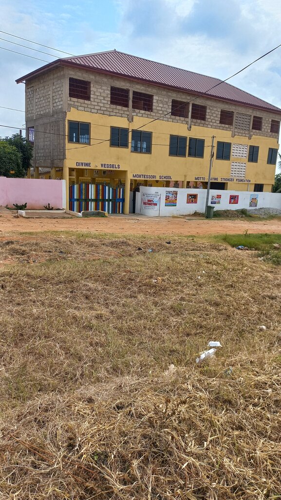 Ortaokul Devine Vessels Montessori School, Dünya, foto