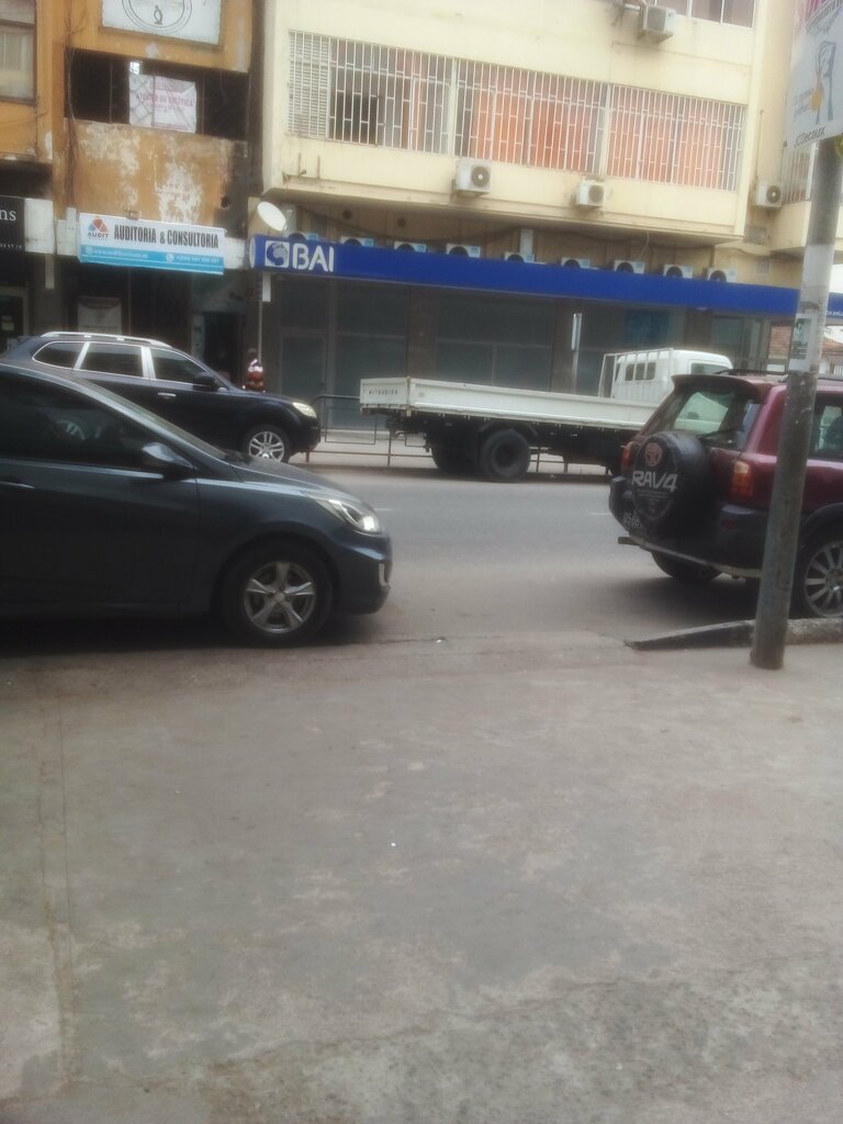 Banka Banco Angolano De Investimentos, Loanda, foto