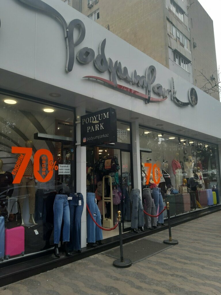 Giyim mağazası Clothing Store Podyum Park, Bakü, foto