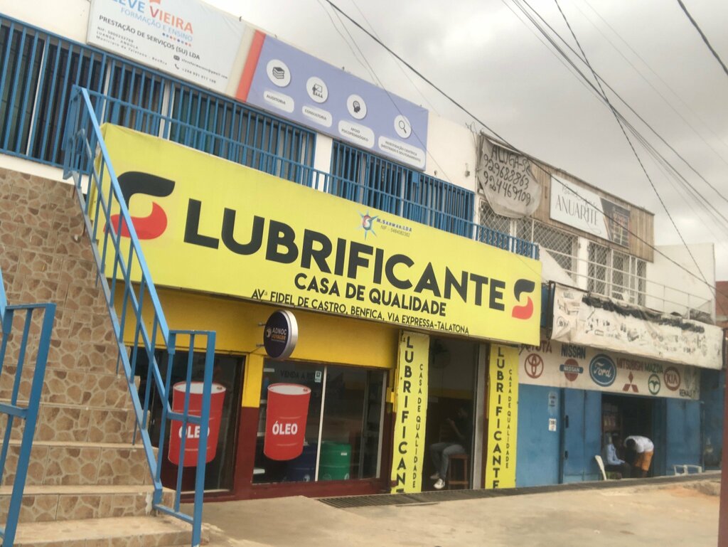 Otomobil yedek parçaları Sarwar Lubrificantes, Loanda, foto