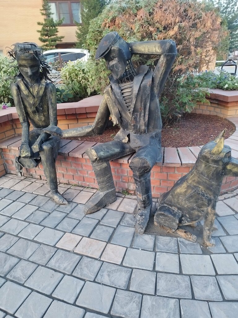 Park, sokak heykeli Прощание, Novosibirsk, foto