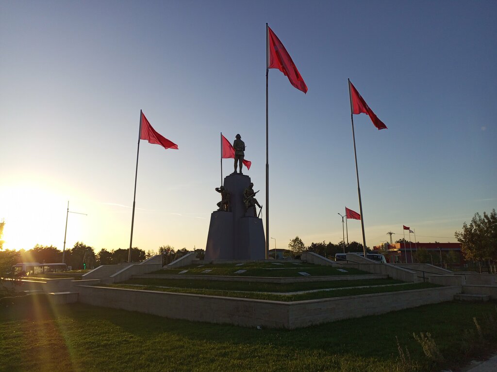 Anıt, heykel Vatan Size Minnetardır Anıtı, Çerkezköy, foto