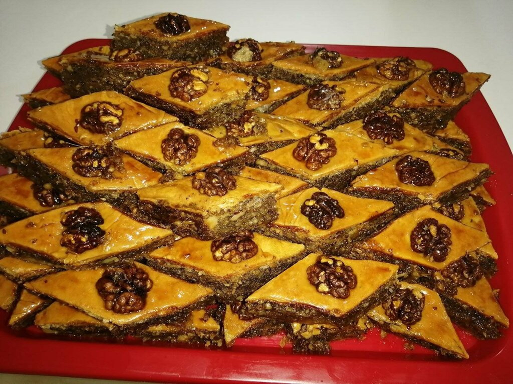 Ekmek fırını Oybek Pakhlava, Karşı, foto