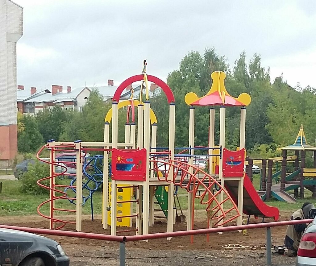 Oyun alanı Playground, Osa, foto