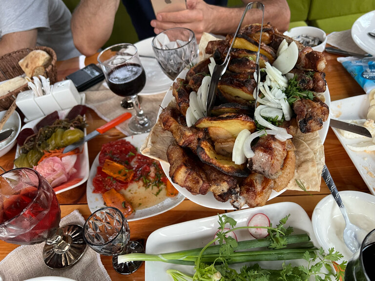 Restoran Kenut rest zone, İcevan, foto