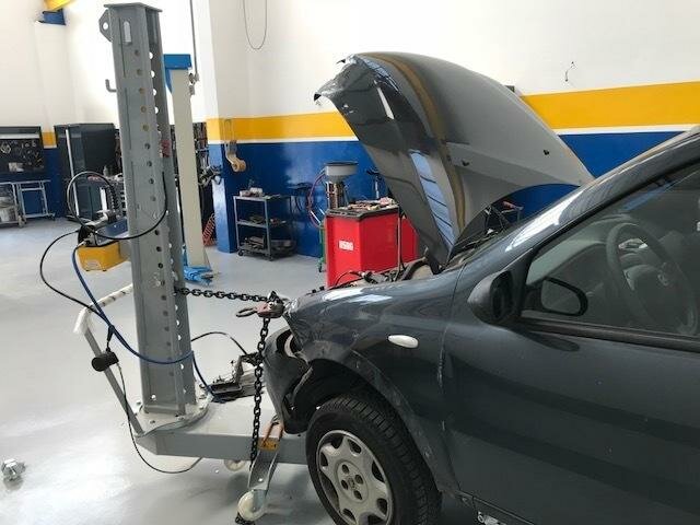 Otomobil servisi Carrozzeria Menapace, Trentino‑Alto Adige, foto