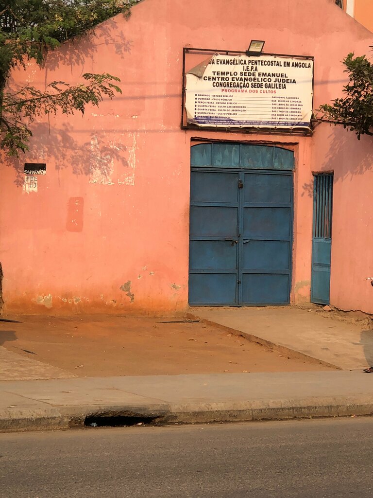 Protestan kilisesi Igreja Evangélica Pentecostal em Angola, Loanda, foto