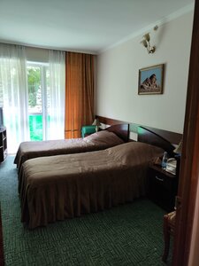 Impire (bulvar Gagarina No:2/4, Pyatigorsk), otel  Pyatigorsk'tan