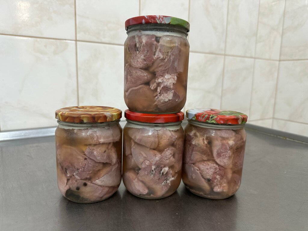 Kasap, şarküteri Myasnoj kraj, Riazanskaya oblastı, foto