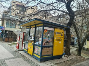 Ernur press (Túrkіstan kóshesі No:2/4А), fast food  Çimkent'ten (Şımkent'ten)